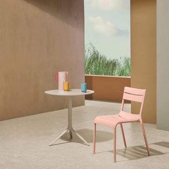 Plaststolar utomhus: Robusta & stilsäkra val - AZ Design