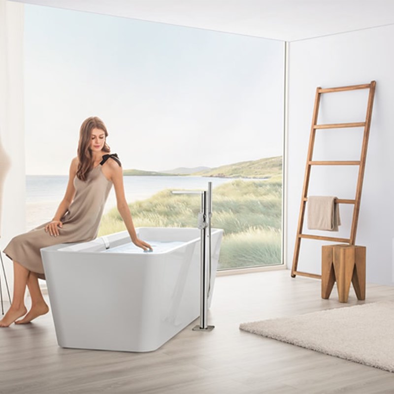 Badkar Villeroy & Boch Squaro Edge 12 med Multiplex Trio 180 - Design24.se