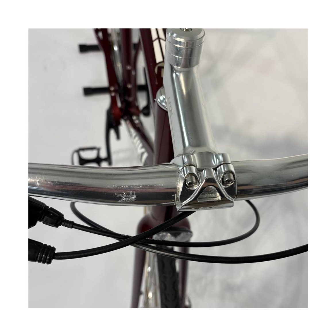 Köp Begagnad Hybridcykel Nishiki Pro BLT 7-Växlar Remdrift Röd på ...