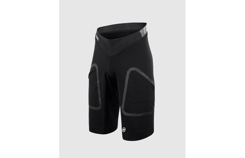 Larunpyora - Assos Pyöräilyshortsit Trail Tactica Cargo Shorts T3 Black Series merkiltä ASSOS