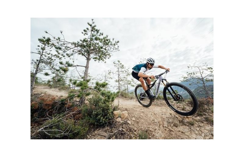 Orbea MTB Oiz H20 Apricot Orange-Limestone Beige | Cykloteket.se