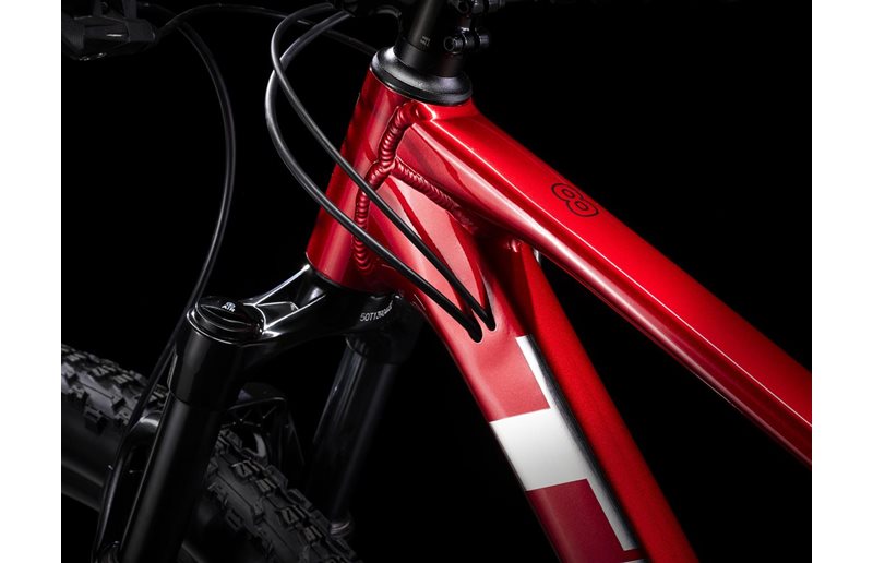 Trek Hardtail Mtb Mtb Marlin 8 Gen 3 Crimson | Cykloteket.se