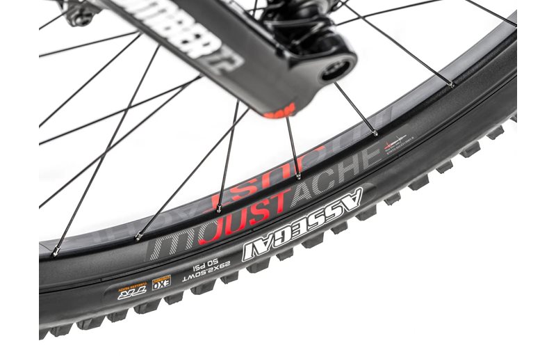Moustache El Mtb Trail 3 Black/Metallic Blue Glossy | Cykloteket.se