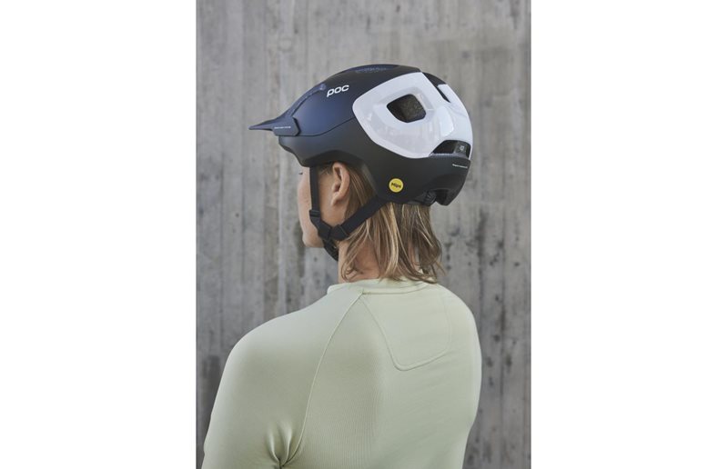 Poc MTB Hjälm Axion Race Mips Uranium Black Matt/Hydrogen White | Cykloteket.se - Cykloteket.se