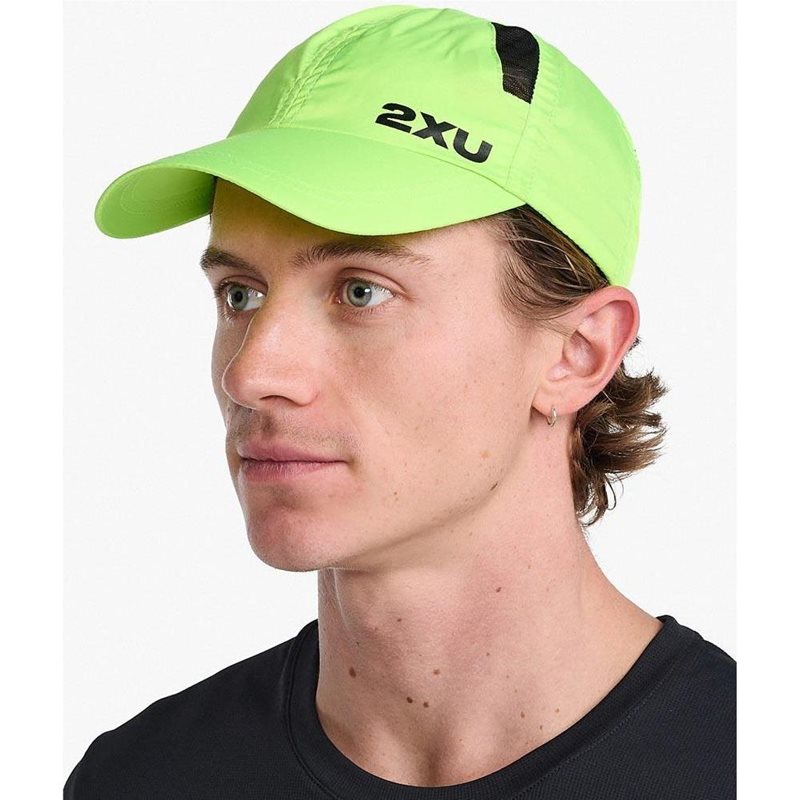 Köp 2XU Löparkeps Run Cap Unisex Volt/Black från 2XU online - Bikester ...