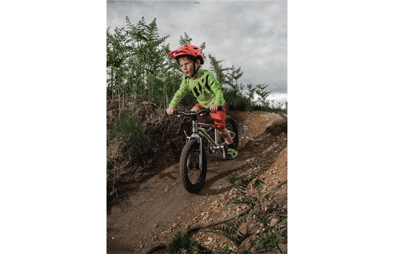 Barncykel Early Rider Seeker 16 Sage Green | Cykloteket.se